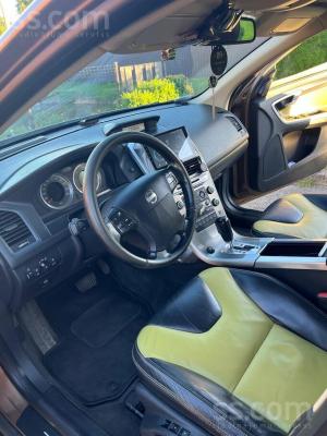 Brown Volvo XC60 2008 in Daugavpils, with an engine capacity of 2.40 L and mileage of 378 thousand km for 8000 €, photo 7 on AUTOMOTO.COM.LV