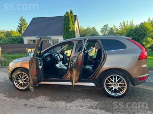 Brown Volvo XC60 2008 in Daugavpils, with an engine capacity of 2.40 L and mileage of 378 thousand km for 8000 €, photo 12 on AUTOMOTO.COM.LV