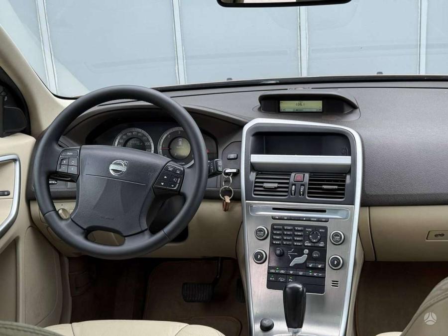 Brūns Volvo XC60 2008 Klaipėda, ar dzinēja tilpumu 2.40 L un nobraukumu 315 tūkst. km par 6300 €, foto 18 vietnē AUTOMOTO.COM.LV