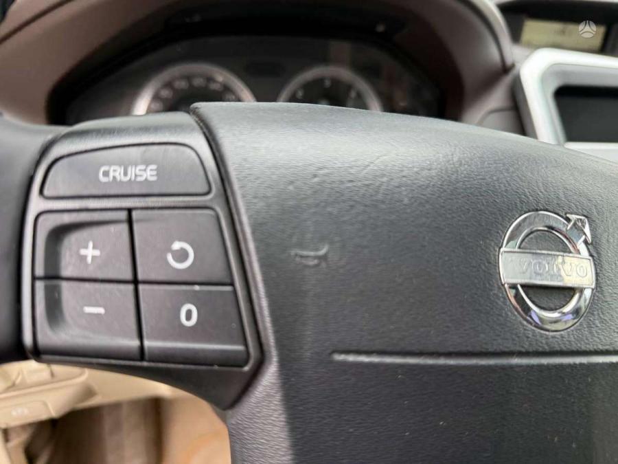 Brūns Volvo XC60 2008 Klaipėda, ar dzinēja tilpumu 2.40 L un nobraukumu 315 tūkst. km par 6300 €, foto 22 vietnē AUTOMOTO.COM.LV
