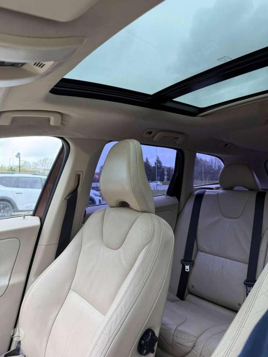 Brūns Volvo XC60 2008 Klaipėda, ar dzinēja tilpumu 2.40 L un nobraukumu 315 tūkst. km par 6300 €, foto 30 vietnē AUTOMOTO.COM.LV