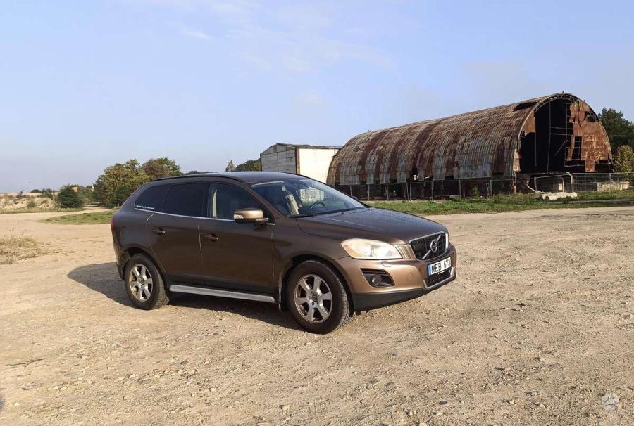 Brūns Volvo XC60 2008 Kauņa, ar dzinēja tilpumu 2.40 L un nobraukumu 400 tūkst. km par 6999 €, foto 4 vietnē AUTOMOTO.COM.LV