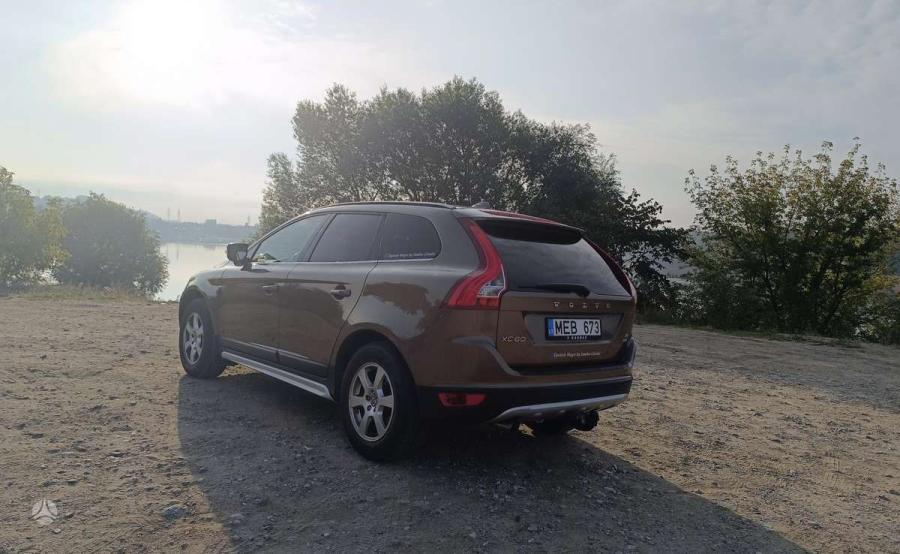 Brūns Volvo XC60 2008 Kauņa, ar dzinēja tilpumu 2.40 L un nobraukumu 400 tūkst. km par 6999 €, foto 7 vietnē AUTOMOTO.COM.LV