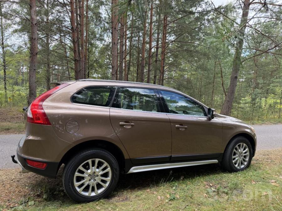 Brūns Volvo XC60 2008 Daugavpils, ar dzinēja tilpumu 2.40 L un nobraukumu 0 tūkst. km par 6990 €, foto 9 vietnē AUTOMOTO.COM.LV