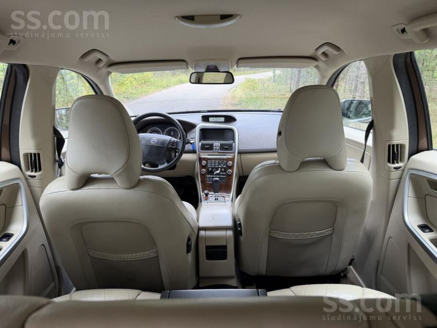 Brūns Volvo XC60 2008 Daugavpils, ar dzinēja tilpumu 2.40 L un nobraukumu 0 tūkst. km par 6990 €, foto 14 vietnē AUTOMOTO.COM.LV