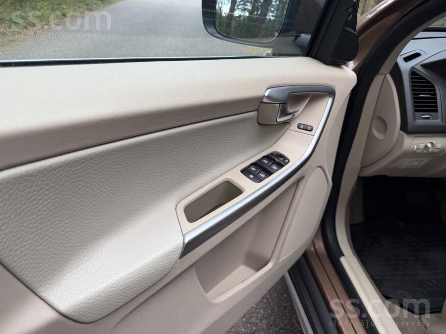 Brūns Volvo XC60 2008 Daugavpils, ar dzinēja tilpumu 2.40 L un nobraukumu 0 tūkst. km par 6990 €, foto 17 vietnē AUTOMOTO.COM.LV