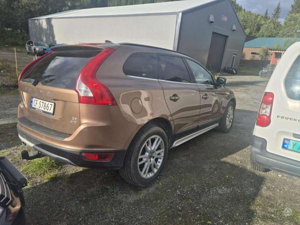 Brūns Volvo XC60 2008 Alīta, ar dzinēja tilpumu 2.40 L un nobraukumu 290 tūkst. km par 5999 €, foto 3 vietnē AUTOMOTO.COM.LV