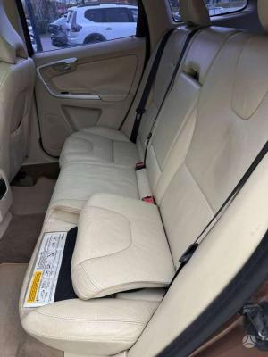 Brown Volvo XC60 2008 in Klaipeda, with an engine capacity of 2.40 L and mileage of 315 thousand km for 6350 €, photo 32 on AUTOMOTO.COM.LV