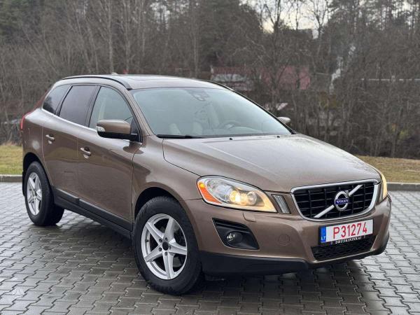 Brown Volvo XC60 2009 in Vilnius, with an engine capacity of 2.40 L and mileage of 330 thousand km for 6200 €, photo 1 on AUTOMOTO.COM.LV