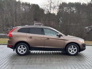 Brūns Volvo XC60 2009 Viļņa, ar dzinēja tilpumu 2.40 L un nobraukumu 330 tūkst. km par 6200 €, foto 4 vietnē AUTOMOTO.COM.LV