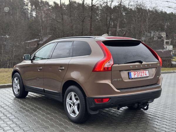 Brown Volvo XC60 2009 in Vilnius, with an engine capacity of 2.40 L and mileage of 330 thousand km for 6200 €, photo 6 on AUTOMOTO.COM.LV