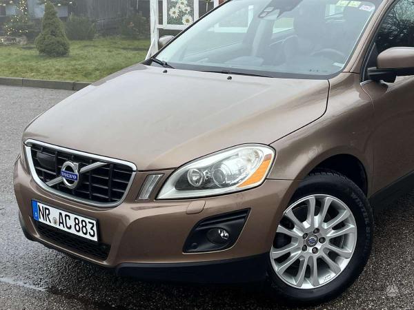 Brūns Volvo XC60 2009 Kauņa, ar dzinēja tilpumu 2.40 L un nobraukumu 258 tūkst. km par 6850 €, foto 3 vietnē AUTOMOTO.COM.LV