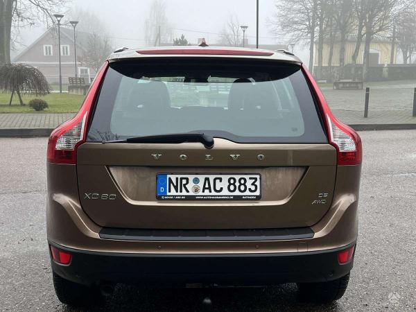 Brūns Volvo XC60 2009 Kauņa, ar dzinēja tilpumu 2.40 L un nobraukumu 258 tūkst. km par 6850 €, foto 4 vietnē AUTOMOTO.COM.LV