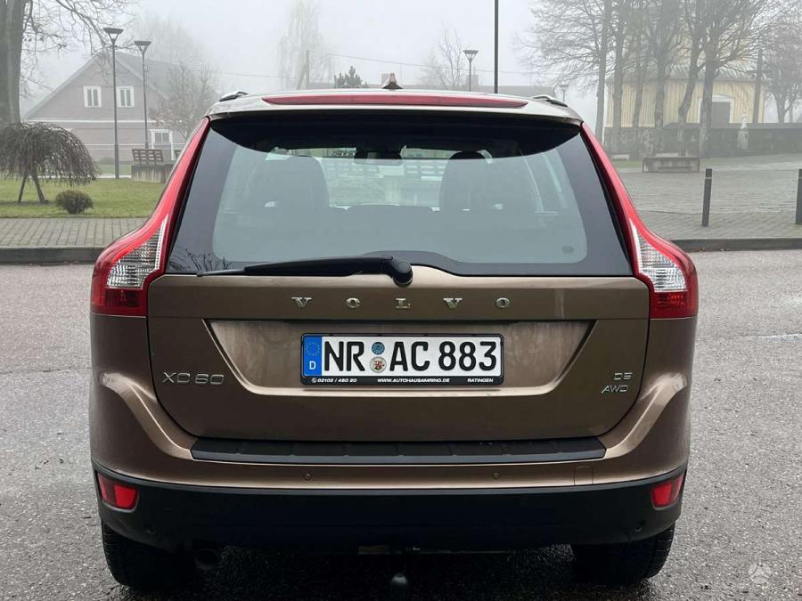 Brown Volvo XC60 2009 in Kaunas, with an engine capacity of 2.40 L and mileage of 258 thousand km for 6850 €, photo 4 on AUTOMOTO.COM.LV