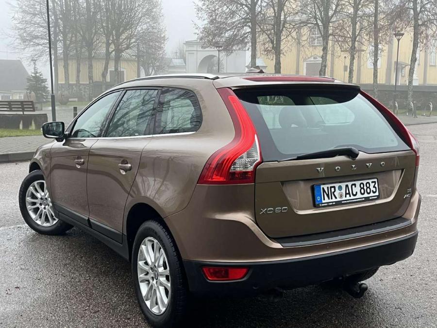 Brown Volvo XC60 2009 in Kaunas, with an engine capacity of 2.40 L and mileage of 258 thousand km for 6850 €, photo 5 on AUTOMOTO.COM.LV
