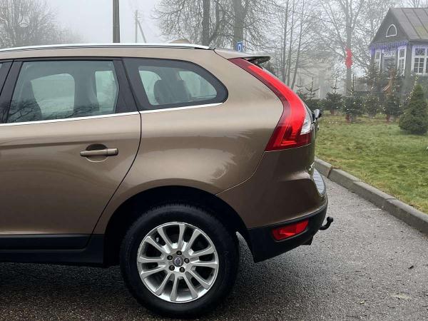 Brūns Volvo XC60 2009 Kauņa, ar dzinēja tilpumu 2.40 L un nobraukumu 258 tūkst. km par 6850 €, foto 8 vietnē AUTOMOTO.COM.LV