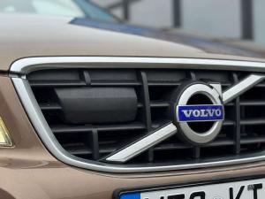 Brown Volvo XC60 2009 in Vilnius, with an engine capacity of 2.40 L and mileage of 191 thousand km for 8950 €, photo 16 on AUTOMOTO.COM.LV
