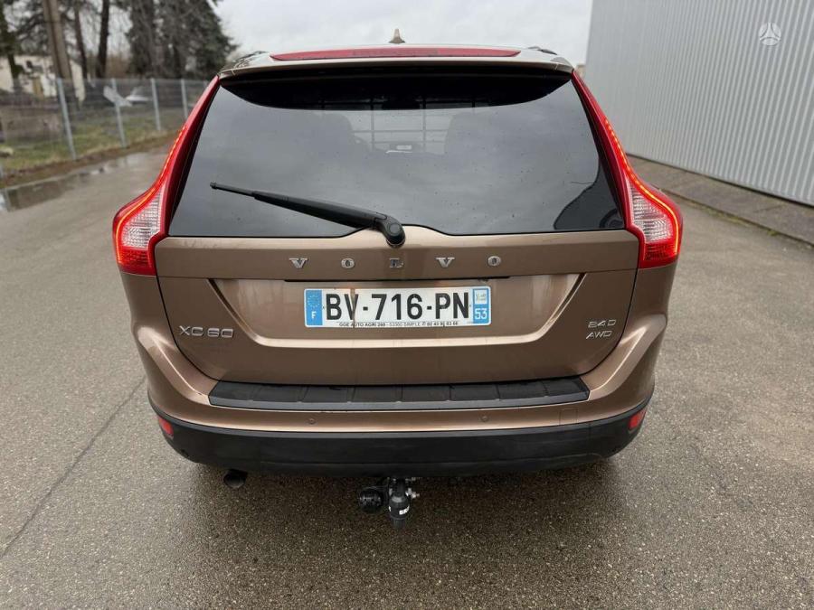 Brown Volvo XC60 2009 in Ukmerge, with an engine capacity of 2.40 L and mileage of 315 thousand km for 5850 €, photo 2 on AUTOMOTO.COM.LV