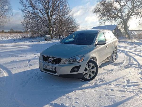 Brūns Volvo XC60 2009 Telšiai, ar dzinēja tilpumu 2.40 L un nobraukumu 273 tūkst. km par 8100 €, foto 1 vietnē AUTOMOTO.COM.LV