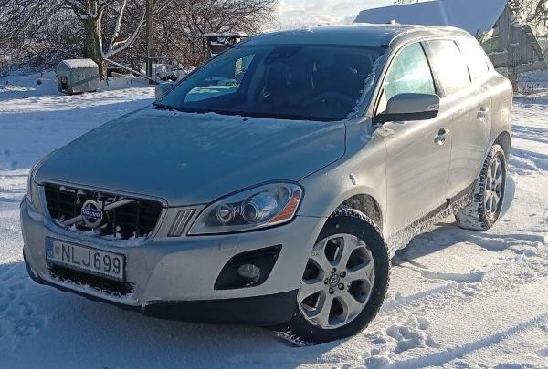 Brūns Volvo XC60 2009 Telšiai, ar dzinēja tilpumu 2.40 L un nobraukumu 273 tūkst. km par 8100 €, foto 2 vietnē AUTOMOTO.COM.LV