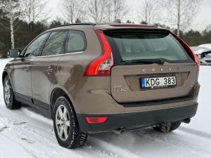 Brown Volvo XC60 2009 in Ukmerge, with an engine capacity of 2.40 L and mileage of 267 thousand km for 2900 €, photo 5 on AUTOMOTO.COM.LV