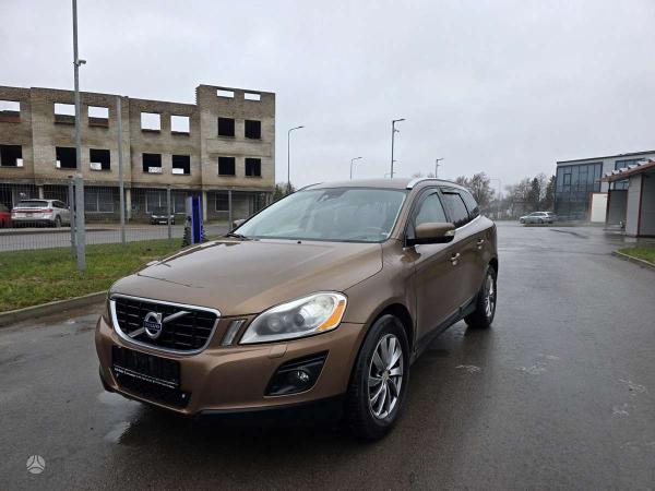 Brown Volvo XC60 2009 in Kretinga, with an engine capacity of 2.40 L and mileage of 340 thousand km for 5000 €, photo 2 on AUTOMOTO.COM.LV