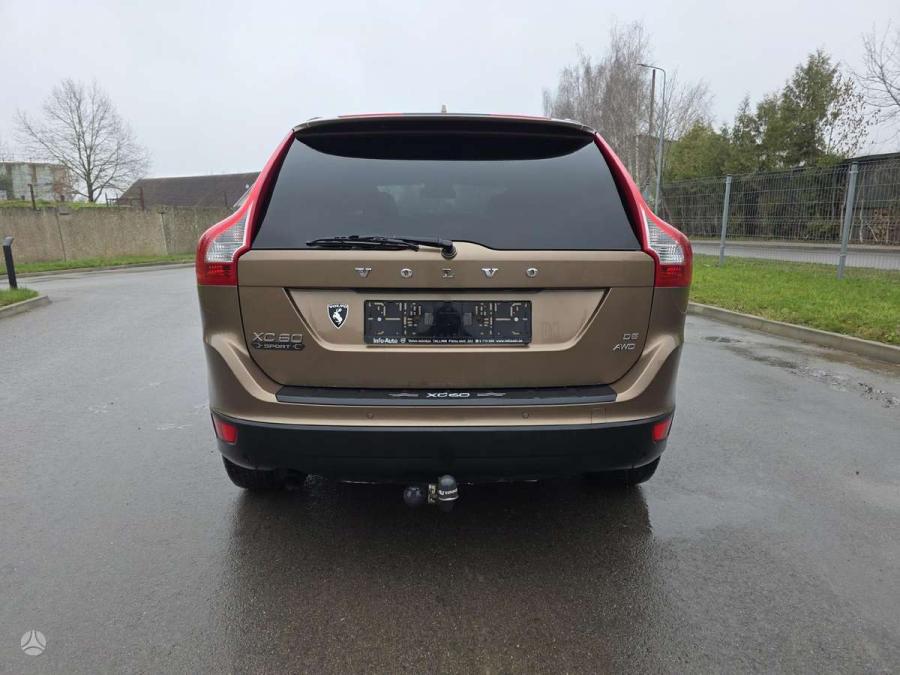 Brown Volvo XC60 2009 in Kretinga, with an engine capacity of 2.40 L and mileage of 340 thousand km for 5000 €, photo 7 on AUTOMOTO.COM.LV