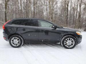 Brown Volvo XC60 2009 in Siauliai, with an engine capacity of 2.40 L and mileage of 320 thousand km for 8300 €, photo 3 on AUTOMOTO.COM.LV