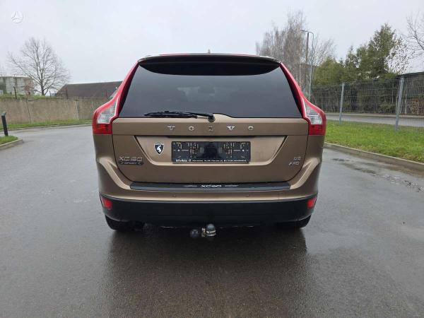 Brown Volvo XC60 2009 in Kretinga, with an engine capacity of 2.40 L and mileage of 340 thousand km for 4900 €, photo 7 on AUTOMOTO.COM.LV