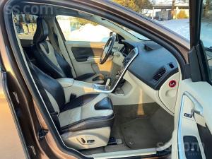Brūns Volvo XC60 2009 Cēsis, ar dzinēja tilpumu 2.40 L un nobraukumu 319 tūkst. km par 8750 €, foto 19 vietnē AUTOMOTO.COM.LV