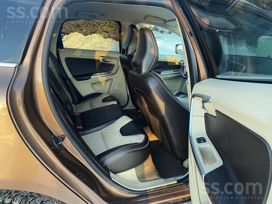 Brūns Volvo XC60 2009 Cēsis, ar dzinēja tilpumu 2.40 L un nobraukumu 319 tūkst. km par 8750 €, foto 20 vietnē AUTOMOTO.COM.LV