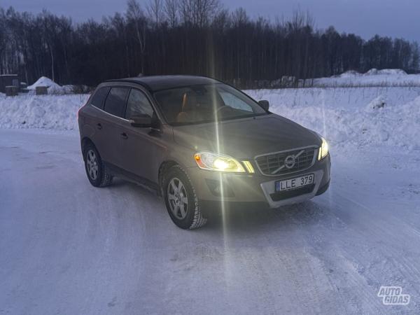 Brown Volvo XC60 2009 in Kretinga, with an engine capacity of 2.40 L and mileage of 380 thousand km for 5400 €, photo 1 on AUTOMOTO.COM.LV