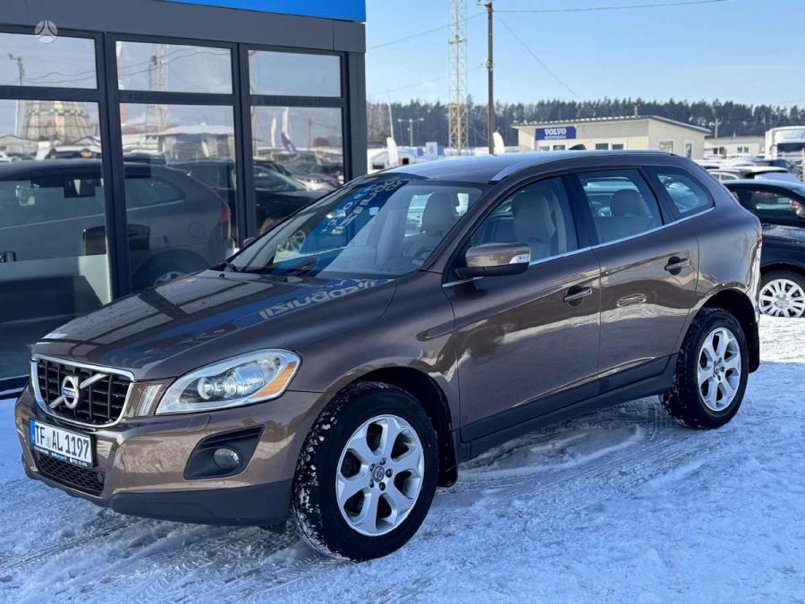 Brown Volvo XC60 2009 in Vilnius, with an engine capacity of 2.40 L and mileage of 275 thousand km for 7650 €, photo 1 on AUTOMOTO.COM.LV