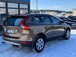 Brown Volvo XC60 2009 in Vilnius, with an engine capacity of 2.40 L and mileage of 275 thousand km for 7650 €, photo 4 on AUTOMOTO.COM.LV