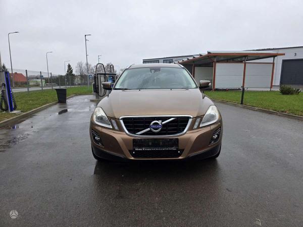 Brūns Volvo XC60 2009 Kretinga, ar dzinēja tilpumu 2.40 L un nobraukumu 340 tūkst. km par 4900 €, foto 1 vietnē AUTOMOTO.COM.LV