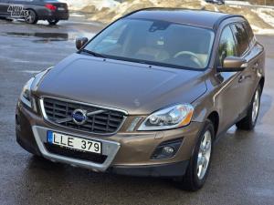 Brown Volvo XC60 2009 in Siauliai, with an engine capacity of 2.40 L and mileage of 380 thousand km for 6200 €, photo 2 on AUTOMOTO.COM.LV