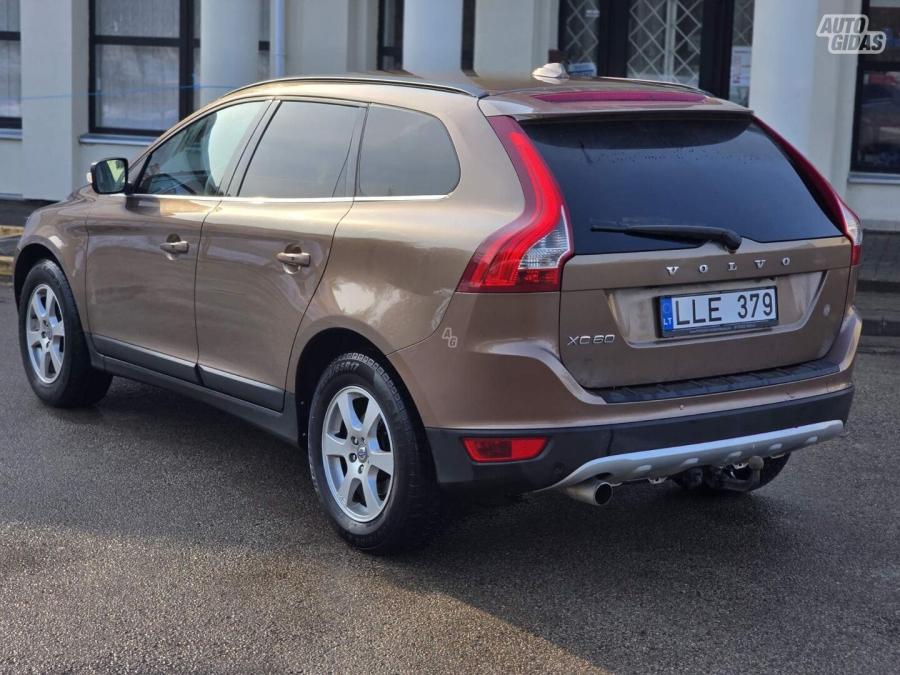 Brown Volvo XC60 2009 in Siauliai, with an engine capacity of 2.40 L and mileage of 380 thousand km for 6200 €, photo 4 on AUTOMOTO.COM.LV