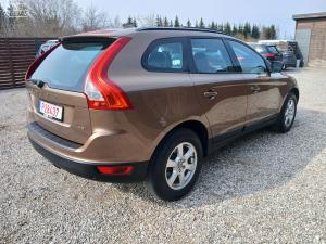 Brown Volvo XC60 2009 in Raseiniai, with an engine capacity of 2.40 L and mileage of 235 thousand km for 6650 €, photo 7 on AUTOMOTO.COM.LV