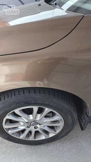 Brūns Volvo XC60 2009 Mažeikiai, ar dzinēja tilpumu 2.40 L un nobraukumu 323 tūkst. km par 6900 €, foto 6 vietnē AUTOMOTO.COM.LV