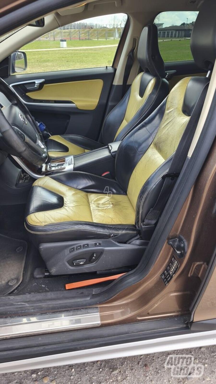 Brūns Volvo XC60 2009 Mažeikiai, ar dzinēja tilpumu 2.40 L un nobraukumu 323 tūkst. km par 6900 €, foto 16 vietnē AUTOMOTO.COM.LV