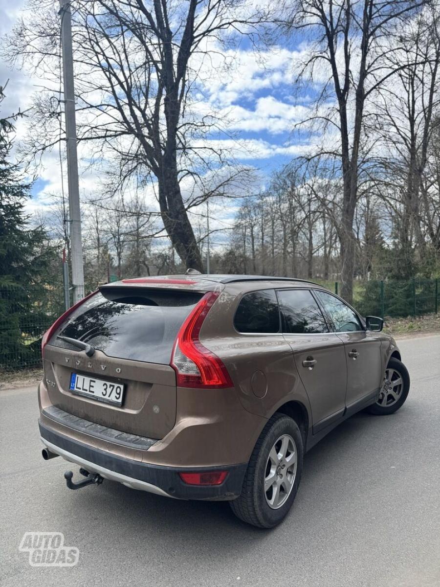 Brown Volvo XC60 2009 in Vilnius, with an engine capacity of 2.40 L and mileage of 380 thousand km for 6450 €, photo 5 on AUTOMOTO.COM.LV