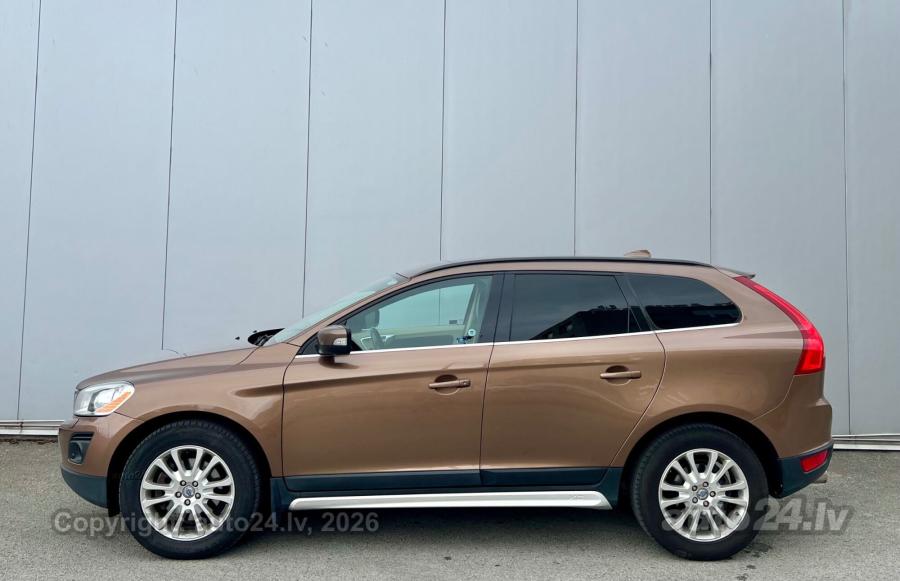 Brūns Volvo XC60 2009 Tallina, ar dzinēja tilpumu 2.40 L un nobraukumu 251 tūkst. km par 6999 €, foto 3 vietnē AUTOMOTO.COM.LV