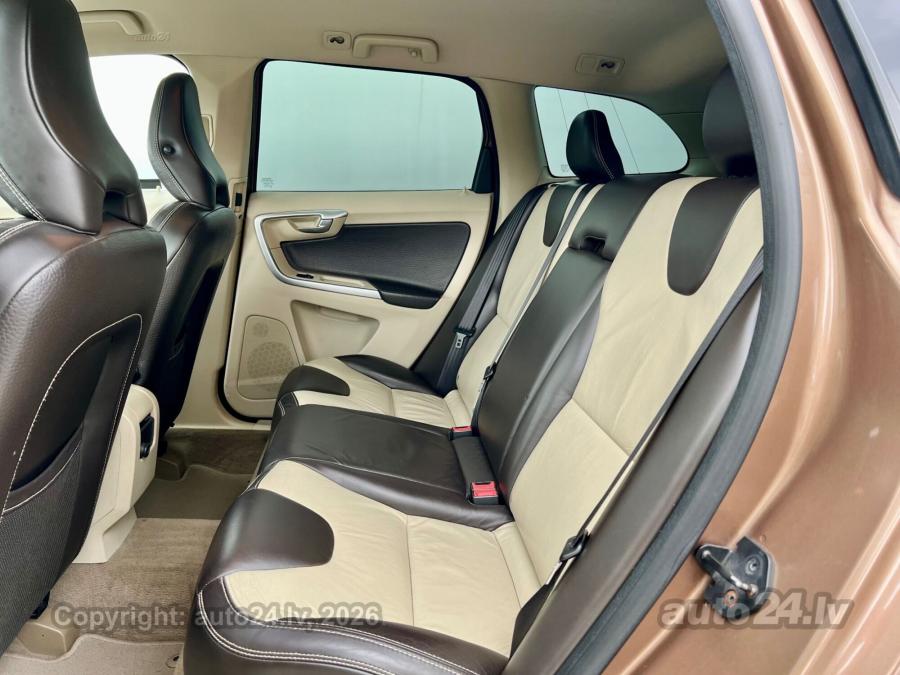 Brūns Volvo XC60 2009 Tallina, ar dzinēja tilpumu 2.40 L un nobraukumu 251 tūkst. km par 6999 €, foto 12 vietnē AUTOMOTO.COM.LV