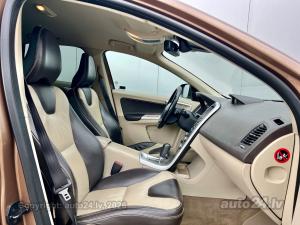 Brūns Volvo XC60 2009 Tallina, ar dzinēja tilpumu 2.40 L un nobraukumu 251 tūkst. km par 6999 €, foto 14 vietnē AUTOMOTO.COM.LV