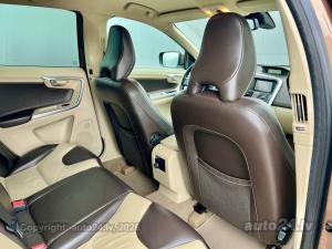 Brūns Volvo XC60 2009 Tallina, ar dzinēja tilpumu 2.40 L un nobraukumu 251 tūkst. km par 6999 €, foto 15 vietnē AUTOMOTO.COM.LV