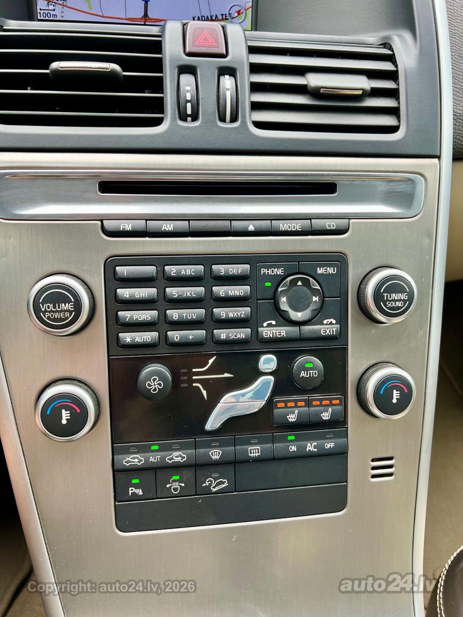 Brūns Volvo XC60 2009 Tallina, ar dzinēja tilpumu 2.40 L un nobraukumu 251 tūkst. km par 6999 €, foto 20 vietnē AUTOMOTO.COM.LV