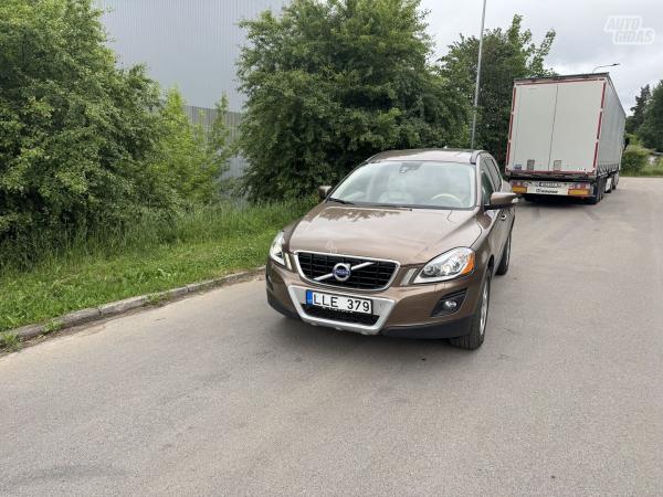 Brown Volvo XC60 2009 in Vilnius, with an engine capacity of 2.40 L and mileage of 390 thousand km for 5990 €, photo 1 on AUTOMOTO.COM.LV