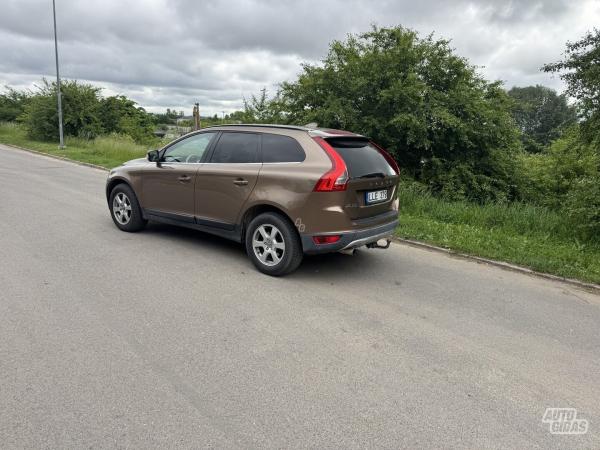 Brown Volvo XC60 2009 in Vilnius, with an engine capacity of 2.40 L and mileage of 390 thousand km for 5990 €, photo 5 on AUTOMOTO.COM.LV