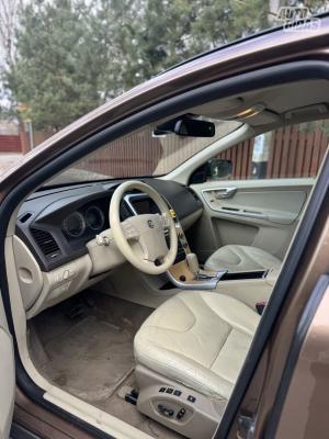 Brown Volvo XC60 2009 in Vilnius, with an engine capacity of 2.40 L and mileage of 390 thousand km for 5990 €, photo 16 on AUTOMOTO.COM.LV