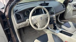 Brown Volvo XC60 2009 in Riga, with an engine capacity of 2.40 L and mileage of 155 thousand km for 7100 €, photo 3 on AUTOMOTO.COM.LV